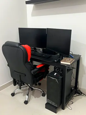 Classifieds: Gaming/Workstation Desk with Chair | dubizzle Abu Dhabi