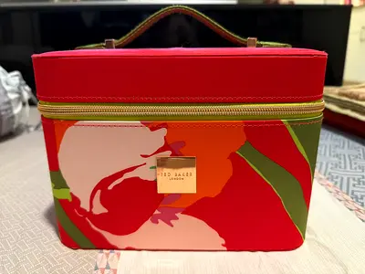 Classifieds: Ted Baker London Floral Makeup Vanity Case | dubizzle Dubai