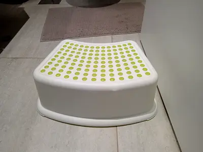 Classifieds: Small Non-Slip Plastic Step Stool for Kids (White/Green ...
