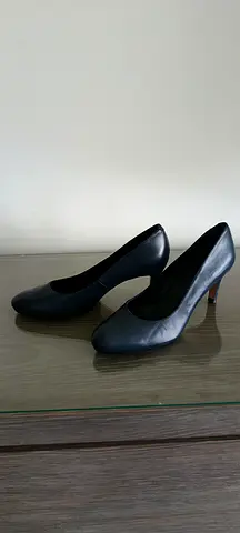 Classifieds: Classic navy leather mid-heel pumps, size EUR 40 never ...