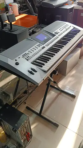 Classifieds: Yamaha PSR-S700 61-Key Arranger Workstation Keyboard ...