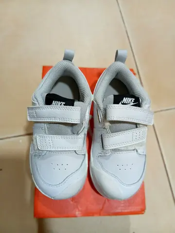Classifieds: White Nike kids sneakers with velcro straps - size not ...