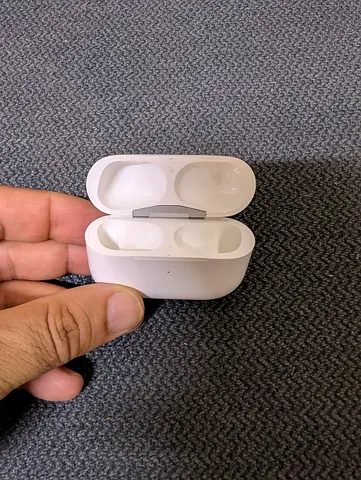 Classifieds: Apple airpods pro case used only | dubizzle Abu Dhabi