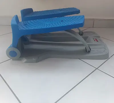 Classifieds: Compact Air Walker Stepper - Light Cardio Stepper Machine ...